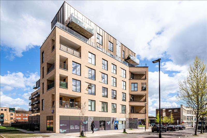 commercial property shop to let in 73 Matthias Road, Newington Green ...